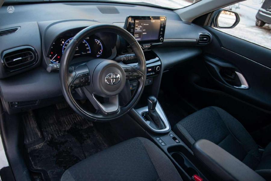 Balts Toyota Yaris Cross 2022 Viļņa, ar dzinēja tilpumu 1.49 L un nobraukumu 48 tūkst. km par 16950 €, foto 12 vietnē AUTOMOTO.COM.LV