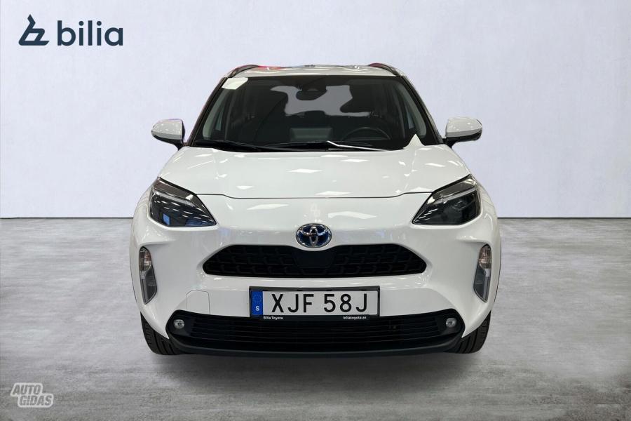 White Toyota Yaris Cross 2022 in Kaunas, with an engine capacity of 0.00 L and mileage of 38 thousand km for 27493 €, photo 6 on AUTOMOTO.COM.LV
