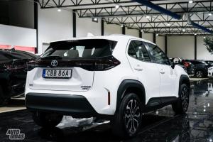 Белый Тойота Yaris Cross 2022 в Каунас, объемом двигателя 0.00 л и пробегом 42 тыс. км за 26959 €, фото 7 на AUTOMOTO.COM.LV