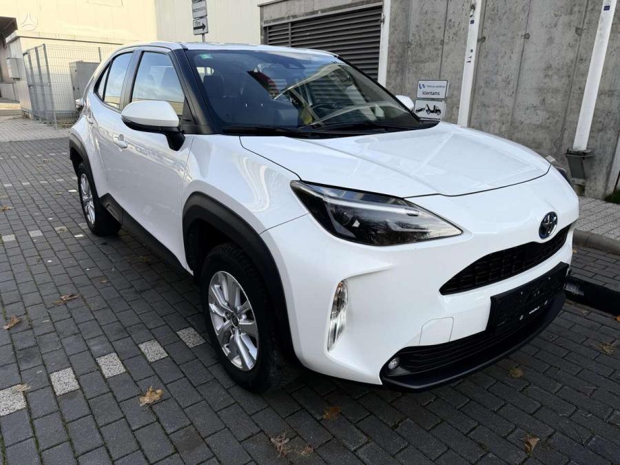 Balts Toyota Yaris Cross 2022 Viļņa, ar dzinēja tilpumu 0.00 L un nobraukumu 179 tūkst. km par 14990 €, foto 3 vietnē AUTOMOTO.COM.LV