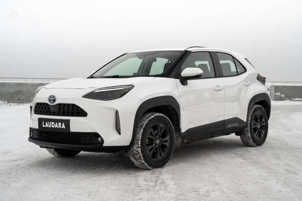 Balts Toyota Yaris Cross 2022 Viļņa, ar dzinēja tilpumu 1.49 L un nobraukumu 66 tūkst. km par 18900 €, foto 1 vietnē AUTOMOTO.COM.LV