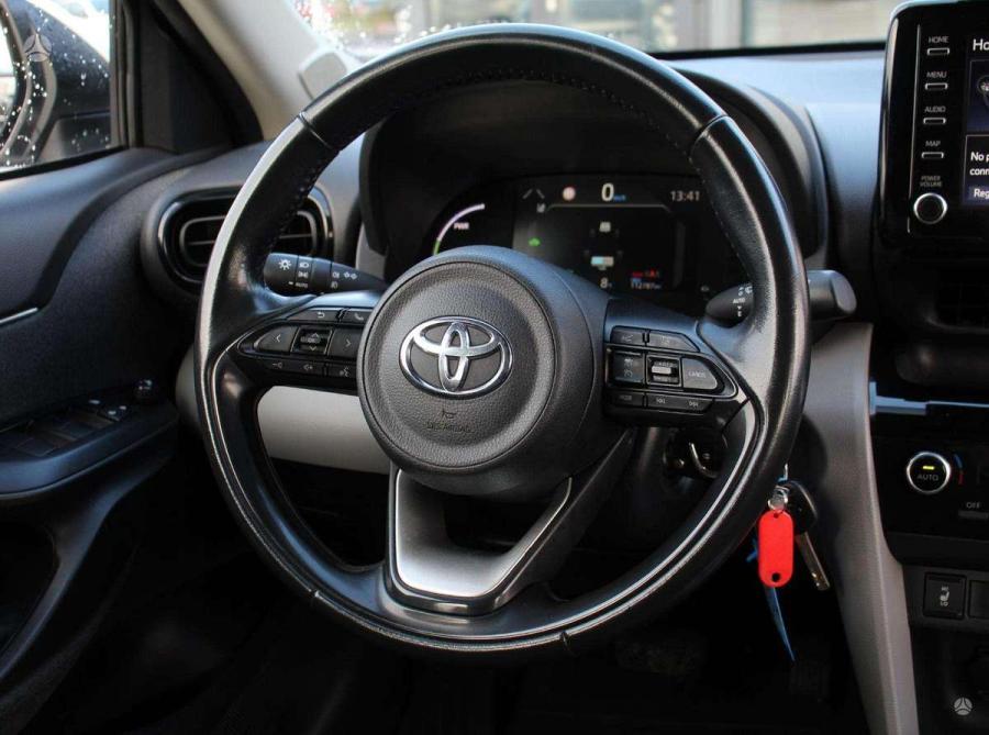 Balts Toyota Yaris Cross 2022 Viļņa, ar dzinēja tilpumu 1.49 L un nobraukumu 113 tūkst. km par 18250 €, foto 6 vietnē AUTOMOTO.COM.LV