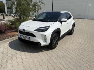 Balts Toyota Yaris Cross 2022 Kauņa, ar dzinēja tilpumu 1.50 L un nobraukumu 10 tūkst. km par 21500 €, foto  vietnē AUTOMOTO.COM.LV