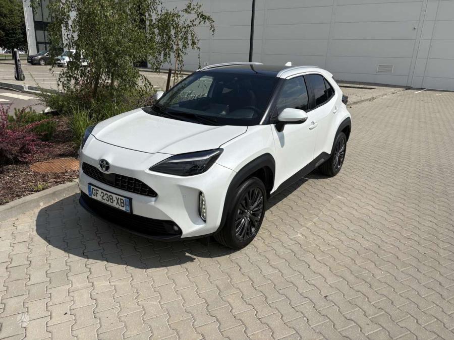 Balts Toyota Yaris Cross 2022 Kauņa, ar dzinēja tilpumu 1.50 L un nobraukumu 10 tūkst. km par 21500 €, foto 3 vietnē AUTOMOTO.COM.LV