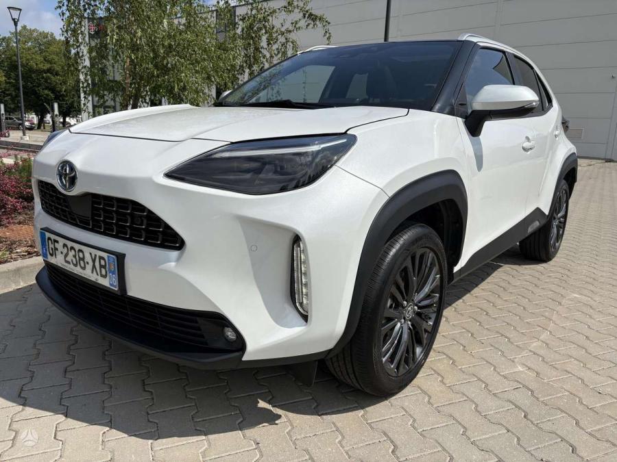 Balts Toyota Yaris Cross 2022 Kauņa, ar dzinēja tilpumu 1.50 L un nobraukumu 10 tūkst. km par 21500 €, foto 4 vietnē AUTOMOTO.COM.LV