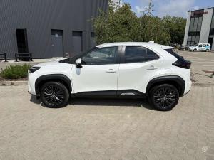 Balts Toyota Yaris Cross 2022 Kauņa, ar dzinēja tilpumu 1.50 L un nobraukumu 10 tūkst. km par 21500 €, foto 5 vietnē AUTOMOTO.COM.LV