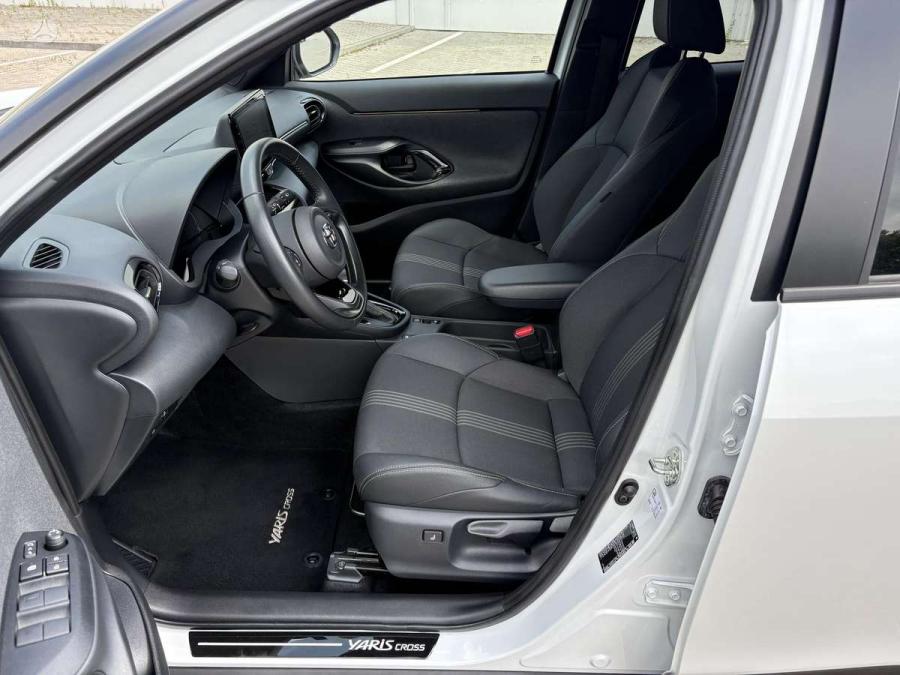 Balts Toyota Yaris Cross 2022 Kauņa, ar dzinēja tilpumu 1.50 L un nobraukumu 10 tūkst. km par 21500 €, foto 13 vietnē AUTOMOTO.COM.LV