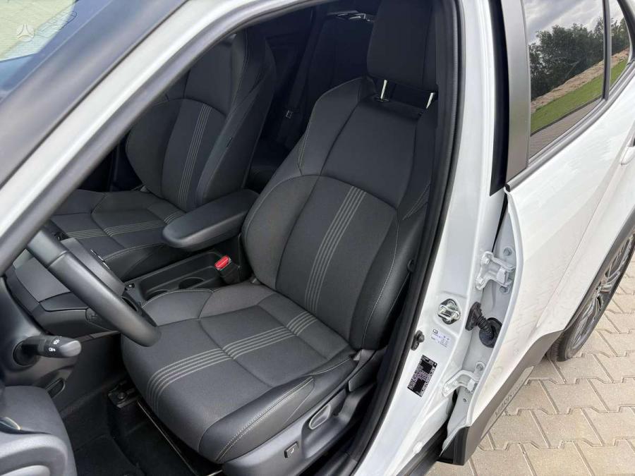 Balts Toyota Yaris Cross 2022 Kauņa, ar dzinēja tilpumu 1.50 L un nobraukumu 10 tūkst. km par 21500 €, foto 14 vietnē AUTOMOTO.COM.LV