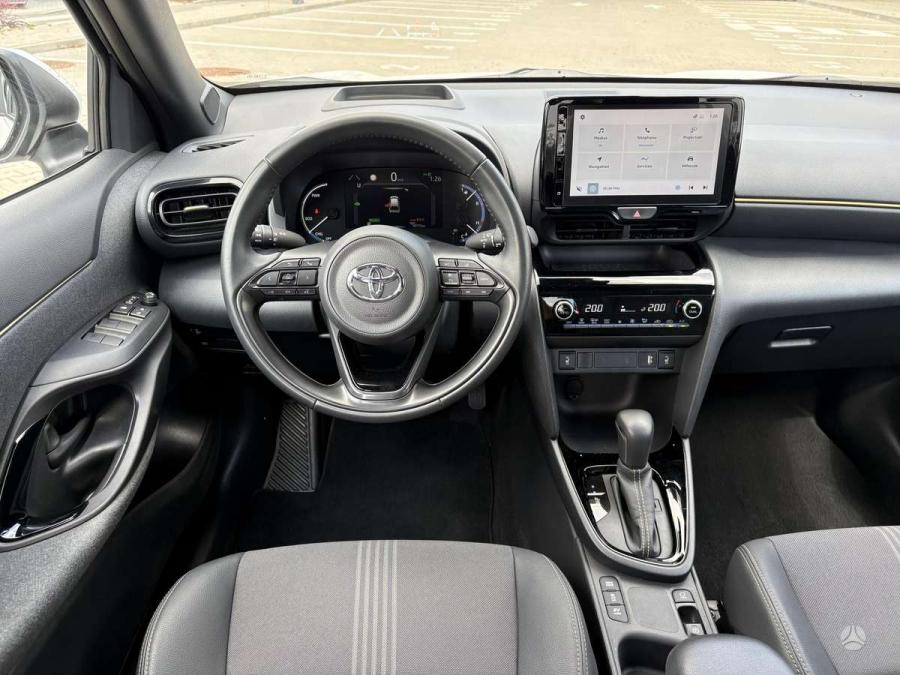 Balts Toyota Yaris Cross 2022 Kauņa, ar dzinēja tilpumu 1.50 L un nobraukumu 10 tūkst. km par 21500 €, foto 19 vietnē AUTOMOTO.COM.LV