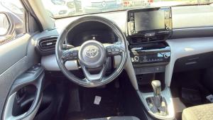 Balts Toyota Yaris Cross 2022 Kauņa, ar dzinēja tilpumu 1.50 L un nobraukumu 155 tūkst. km par 15900 €, foto 4 vietnē AUTOMOTO.COM.LV