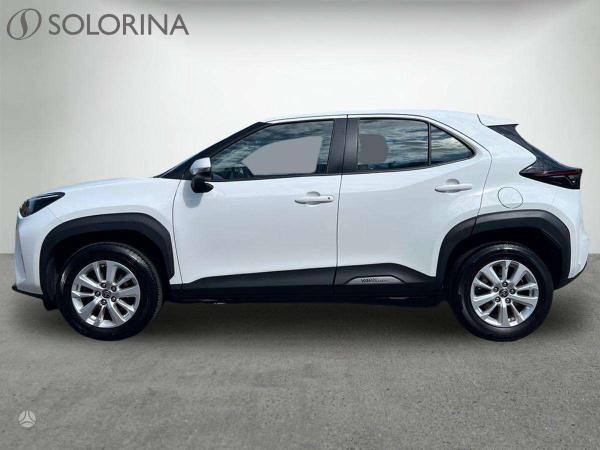 White Toyota Yaris Cross 2022 in Klaipeda, with an engine capacity of 1.49 L and mileage of 29 thousand km for 17500 €, photo 3 on AUTOMOTO.COM.LV