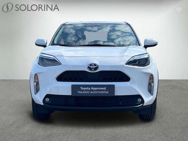 White Toyota Yaris Cross 2022 in Klaipeda, with an engine capacity of 1.49 L and mileage of 29 thousand km for 17500 €, photo 5 on AUTOMOTO.COM.LV