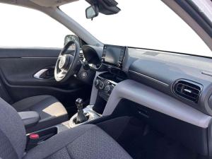 Белый Тойота Yaris Cross 2022 в Клайпеда, объемом двигателя 1.49 л и пробегом 29 тыс. км за 17500 €, фото 7 на AUTOMOTO.COM.LV