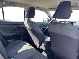 Белый Тойота Yaris Cross 2022 в Клайпеда, объемом двигателя 1.49 л и пробегом 29 тыс. км за 17500 €, фото 8 на AUTOMOTO.COM.LV