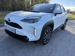 Balts Toyota Yaris Cross 2022 Kauņa, ar dzinēja tilpumu 1.50 L un nobraukumu 26 tūkst. km par 19900 €, foto 3 vietnē AUTOMOTO.COM.LV