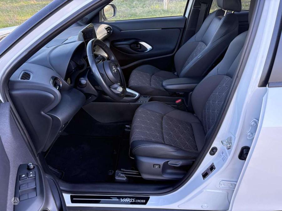 Balts Toyota Yaris Cross 2022 Kauņa, ar dzinēja tilpumu 1.50 L un nobraukumu 26 tūkst. km par 19900 €, foto 10 vietnē AUTOMOTO.COM.LV