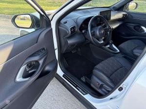 Balts Toyota Yaris Cross 2022 Kauņa, ar dzinēja tilpumu 1.50 L un nobraukumu 26 tūkst. km par 19900 €, foto 12 vietnē AUTOMOTO.COM.LV