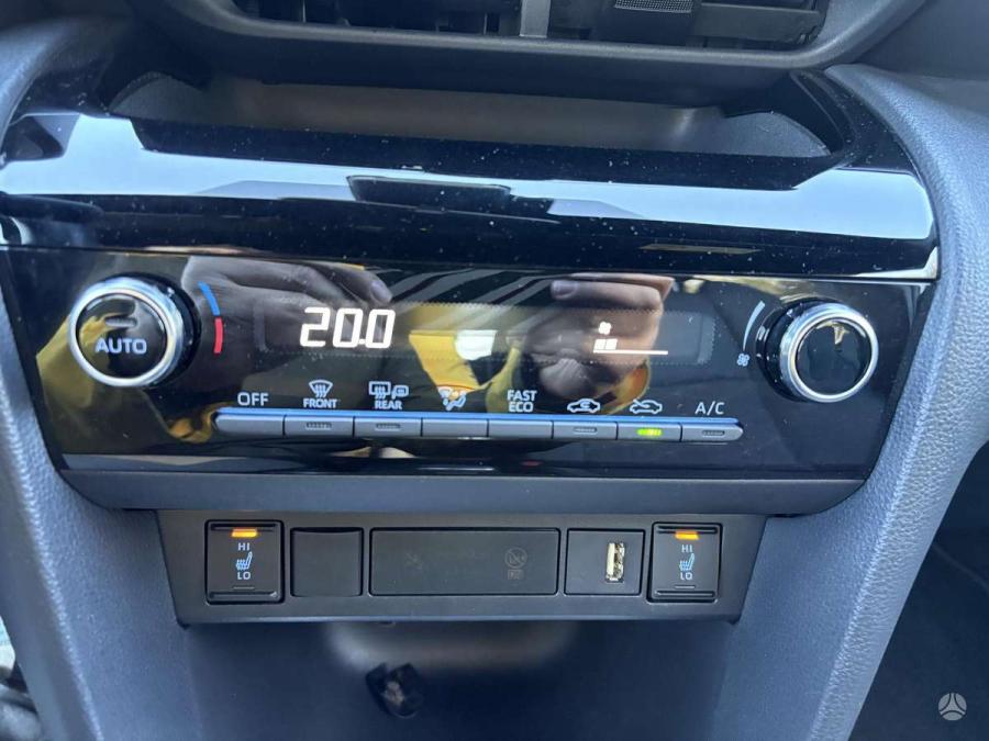 Balts Toyota Yaris Cross 2022 Kauņa, ar dzinēja tilpumu 1.50 L un nobraukumu 26 tūkst. km par 19900 €, foto 15 vietnē AUTOMOTO.COM.LV