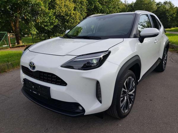 Balts Toyota Yaris Cross 2022 Šauļi, ar dzinēja tilpumu 1.50 L un nobraukumu 10 tūkst. km par 20900 €, foto 1 vietnē AUTOMOTO.COM.LV