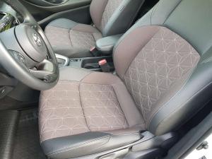 White Toyota Yaris Cross 2022 in Siauliai, with an engine capacity of 1.50 L and mileage of 10 thousand km for 20900 €, photo 11 on AUTOMOTO.COM.LV