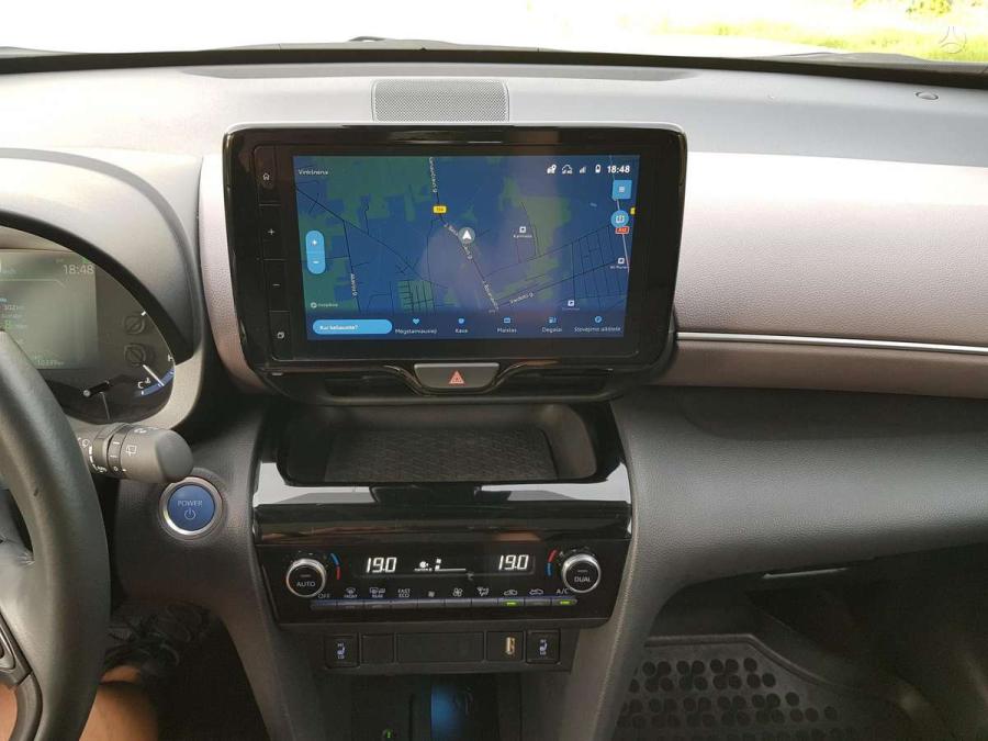 White Toyota Yaris Cross 2022 in Siauliai, with an engine capacity of 1.50 L and mileage of 10 thousand km for 20900 €, photo 14 on AUTOMOTO.COM.LV