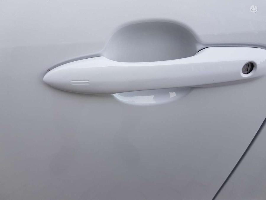 White Toyota Yaris Cross 2022 in Siauliai, with an engine capacity of 1.50 L and mileage of 10 thousand km for 20900 €, photo 21 on AUTOMOTO.COM.LV