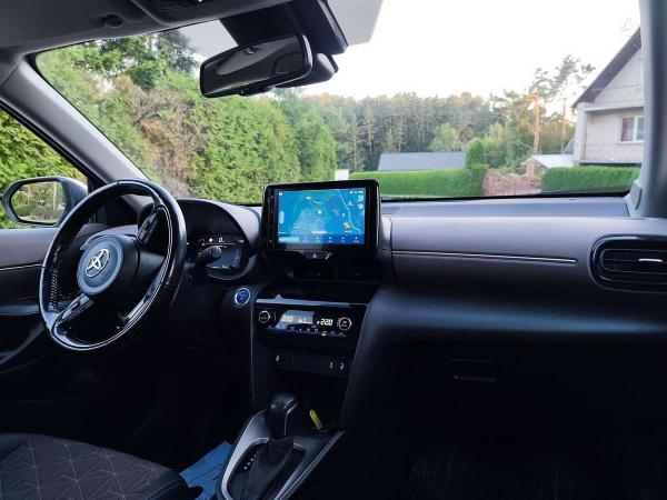 Белый Тойота Yaris Cross 2022 в Аникщяй, объемом двигателя 1.50 л и пробегом 236 тыс. км за 15250 €, фото 6 на AUTOMOTO.COM.LV