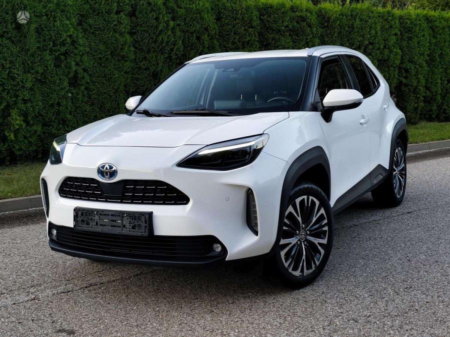 Белый Тойота Yaris Cross 2022 в Аникщяй, объемом двигателя 1.50 л и пробегом 236 тыс. км за 15250 €, фото 1 на AUTOMOTO.COM.LV