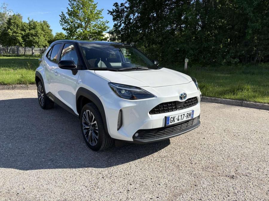 Balts Toyota Yaris Cross 2022 Kauņa, ar dzinēja tilpumu 1.50 L un nobraukumu 15 tūkst. km par 20900 €, foto 3 vietnē AUTOMOTO.COM.LV
