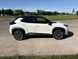 Balts Toyota Yaris Cross 2022 Kauņa, ar dzinēja tilpumu 1.50 L un nobraukumu 15 tūkst. km par 20900 €, foto 4 vietnē AUTOMOTO.COM.LV