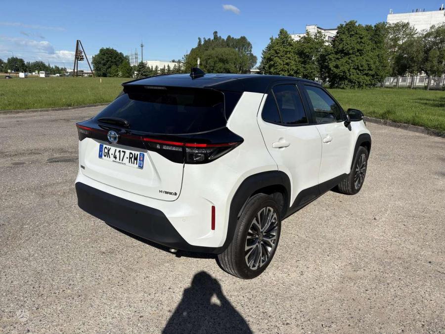 Balts Toyota Yaris Cross 2022 Kauņa, ar dzinēja tilpumu 1.50 L un nobraukumu 15 tūkst. km par 20900 €, foto 5 vietnē AUTOMOTO.COM.LV