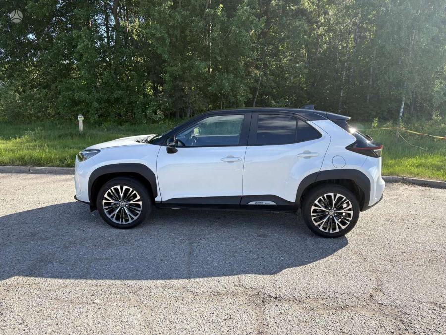 Balts Toyota Yaris Cross 2022 Kauņa, ar dzinēja tilpumu 1.50 L un nobraukumu 15 tūkst. km par 20900 €, foto 7 vietnē AUTOMOTO.COM.LV