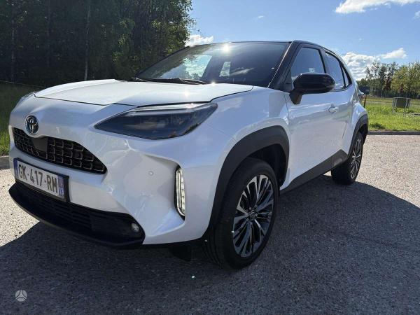 White Toyota Yaris Cross 2022 in Kaunas, with an engine capacity of 1.50 L and mileage of 15 thousand km for 20900 €, photo 7 on AUTOMOTO.COM.LV