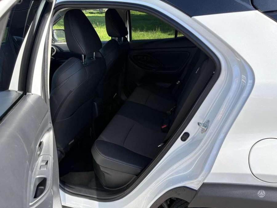 Balts Toyota Yaris Cross 2022 Kauņa, ar dzinēja tilpumu 1.50 L un nobraukumu 15 tūkst. km par 20900 €, foto 18 vietnē AUTOMOTO.COM.LV
