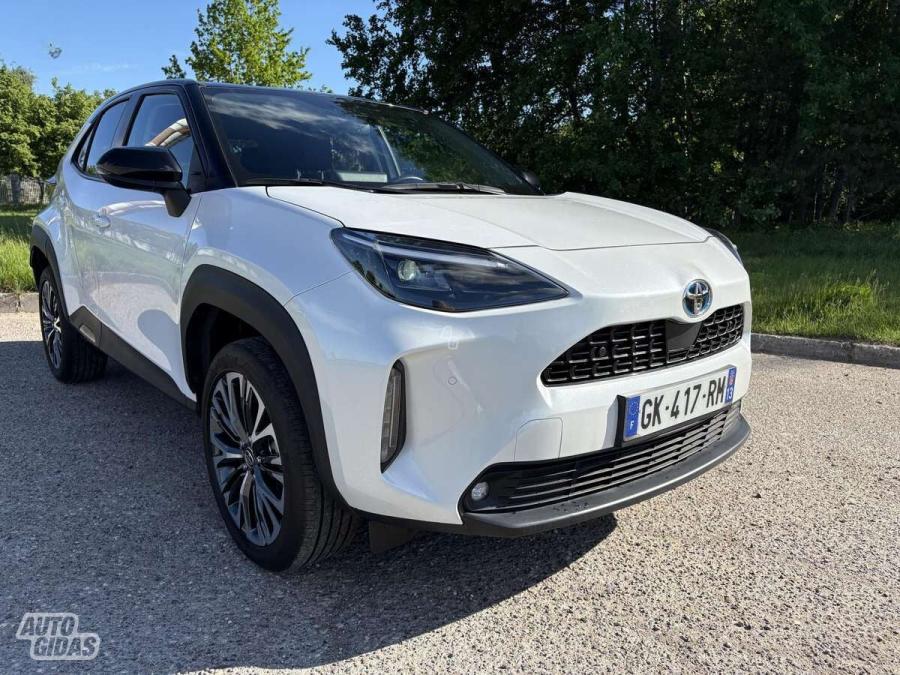 Белый Тойота Yaris Cross 2022 в Каунас, объемом двигателя 1.50 л и пробегом 15 тыс. км за 21500 €, фото 1 на AUTOMOTO.COM.LV
