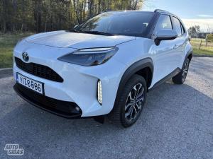 Белый Тойота Yaris Cross 2022 в Каунас, объемом двигателя 1.50 л и пробегом 15 тыс. км за 21500 €, фото 5 на AUTOMOTO.COM.LV