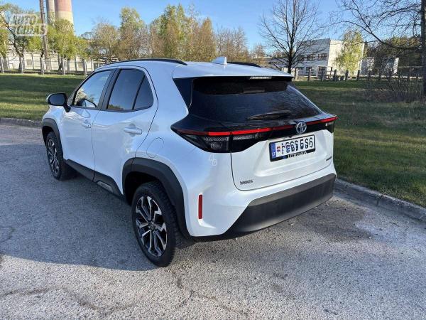 Белый Тойота Yaris Cross 2022 в Каунас, объемом двигателя 1.50 л и пробегом 15 тыс. км за 21500 €, фото 9 на AUTOMOTO.COM.LV