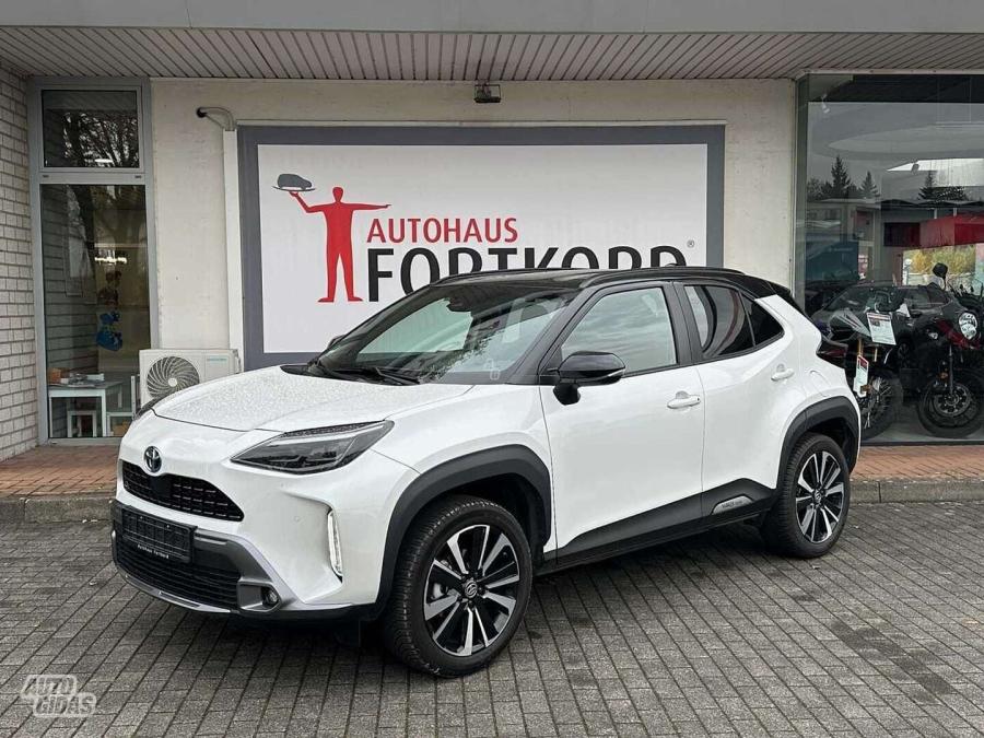 Белый Тойота Yaris Cross 2023 в Каунас, объемом двигателя 1.50 л и пробегом 20 тыс. км за 30104 €, фото 2 на AUTOMOTO.COM.LV