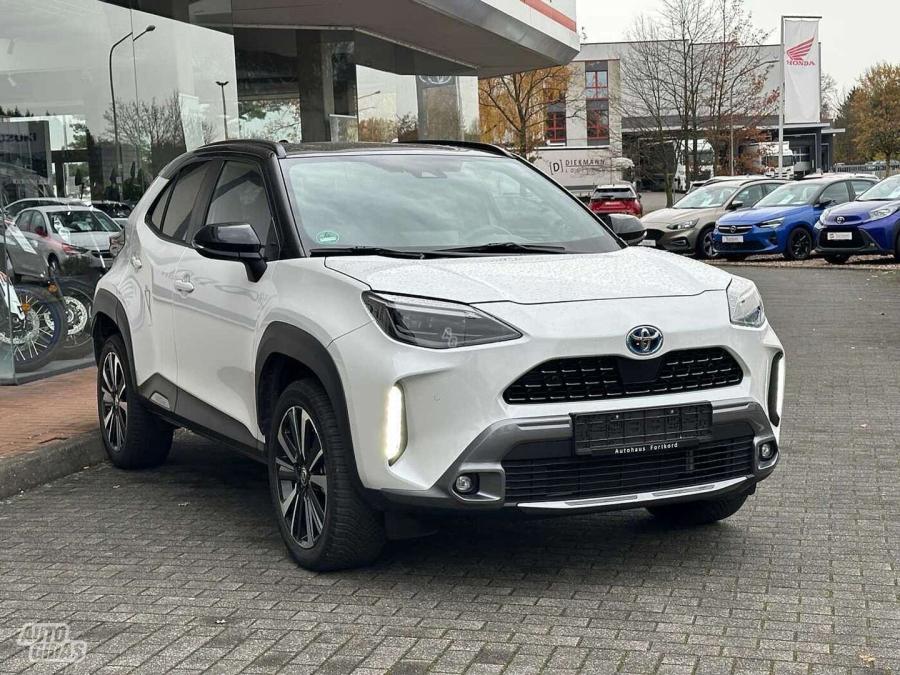 Белый Тойота Yaris Cross 2023 в Каунас, объемом двигателя 1.50 л и пробегом 20 тыс. км за 30104 €, фото 3 на AUTOMOTO.COM.LV