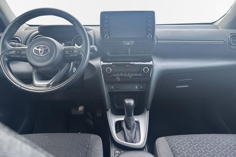 Balts Toyota Yaris Cross 2023 Kauņa, ar dzinēja tilpumu 0.00 L un nobraukumu 43 tūkst. km par 27768 €, foto 9 vietnē AUTOMOTO.COM.LV