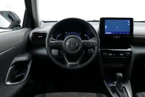 Белый Тойота Yaris Cross 2023 в Вильнюс, объемом двигателя 1.49 л и пробегом 18 тыс. км за 26900 €, фото 8 на AUTOMOTO.COM.LV