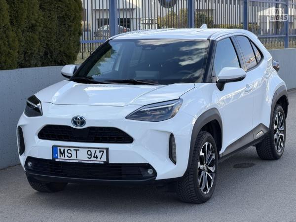 Белый Тойота Yaris Cross 2023 в Вильнюс, объемом двигателя 1.50 л и пробегом 14 тыс. км за 23000 €, фото 1 на AUTOMOTO.COM.LV