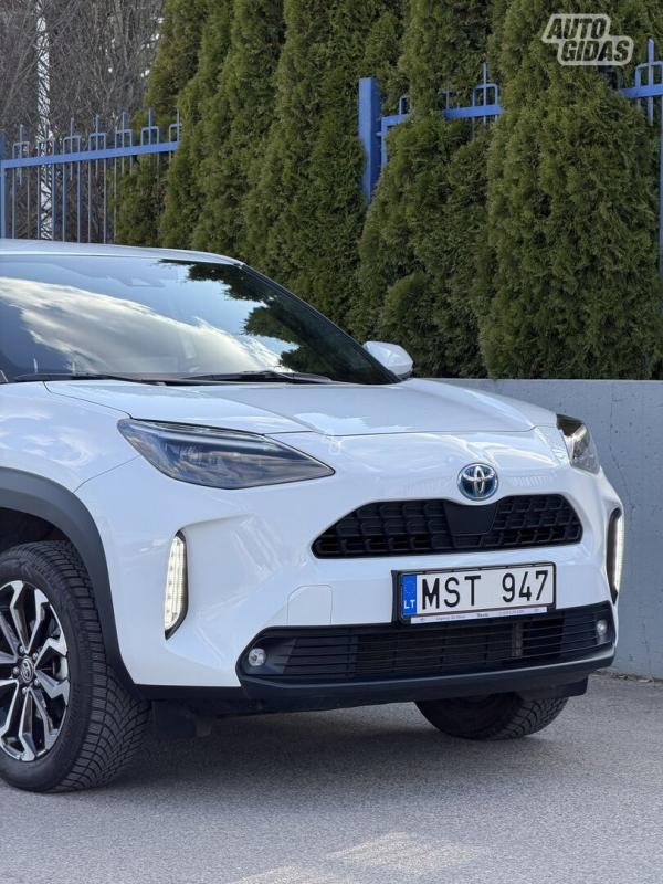 Белый Тойота Yaris Cross 2023 в Вильнюс, объемом двигателя 1.50 л и пробегом 14 тыс. км за 23000 €, фото 7 на AUTOMOTO.COM.LV