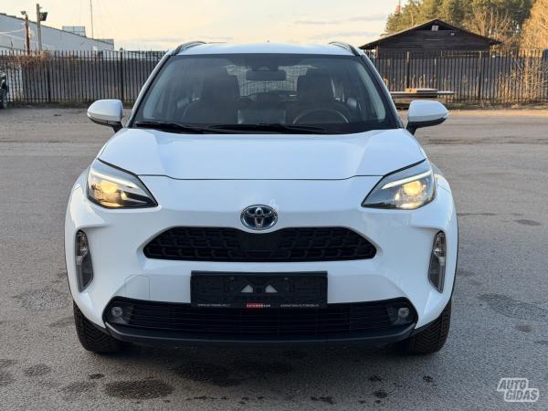 Balts Toyota Yaris Cross 2023 Viļņa, ar dzinēja tilpumu 1.50 L un nobraukumu 104 tūkst. km par 17950 €, foto 4 vietnē AUTOMOTO.COM.LV