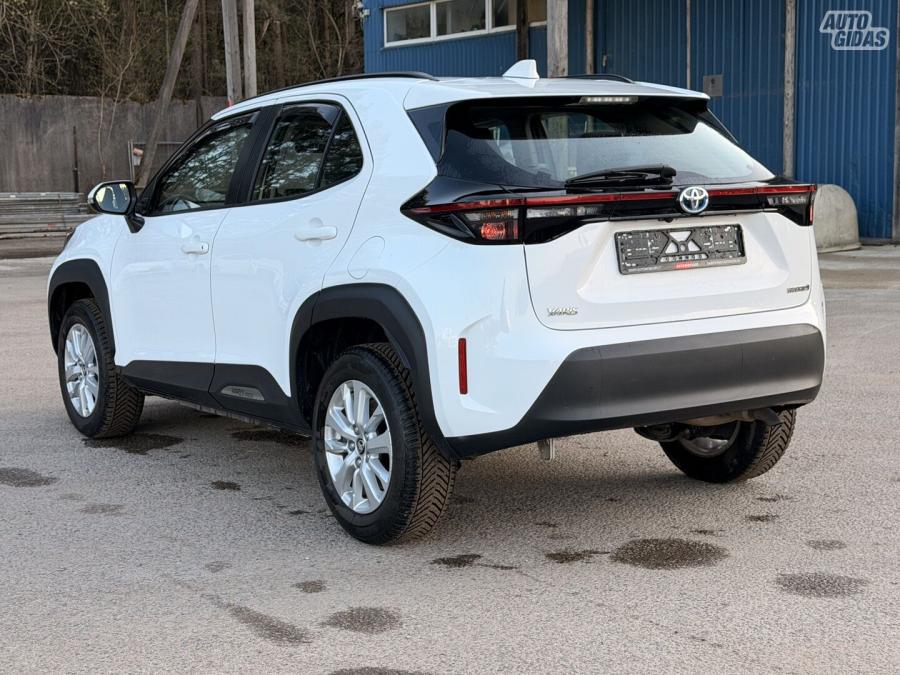 Белый Тойота Yaris Cross 2023 в Вильнюс, объемом двигателя 1.50 л и пробегом 104 тыс. км за 17950 €, фото 10 на AUTOMOTO.COM.LV