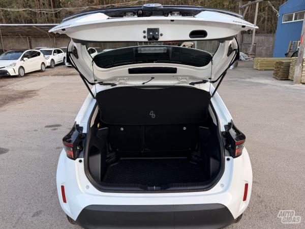 Balts Toyota Yaris Cross 2023 Viļņa, ar dzinēja tilpumu 1.50 L un nobraukumu 104 tūkst. km par 17950 €, foto 10 vietnē AUTOMOTO.COM.LV