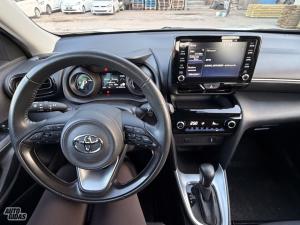 Белый Тойота Yaris Cross 2023 в Вильнюс, объемом двигателя 1.50 л и пробегом 104 тыс. км за 17950 €, фото 14 на AUTOMOTO.COM.LV