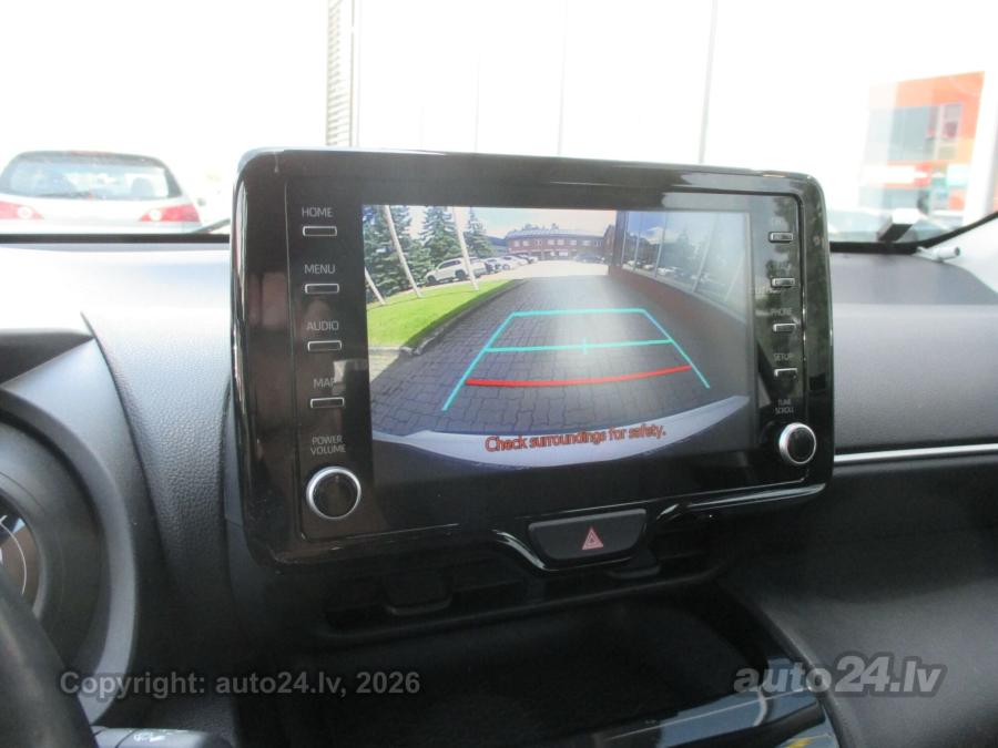 White Toyota Yaris Cross 2023 in Tartu, with an engine capacity of 1.50 L and mileage of 148 thousand km for 18990 €, photo 11 on AUTOMOTO.COM.LV