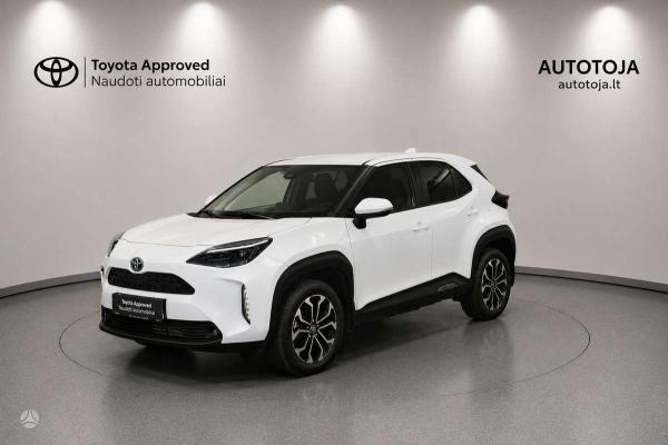 Белый Тойота Yaris Cross 2023 в Каунас, объемом двигателя 1.49 л и пробегом 52 тыс. км за 22900 €, фото 1 на AUTOMOTO.COM.LV