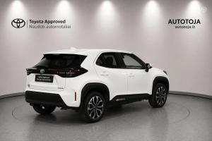 Белый Тойота Yaris Cross 2023 в Каунас, объемом двигателя 1.49 л и пробегом 52 тыс. км за 22900 €, фото 3 на AUTOMOTO.COM.LV